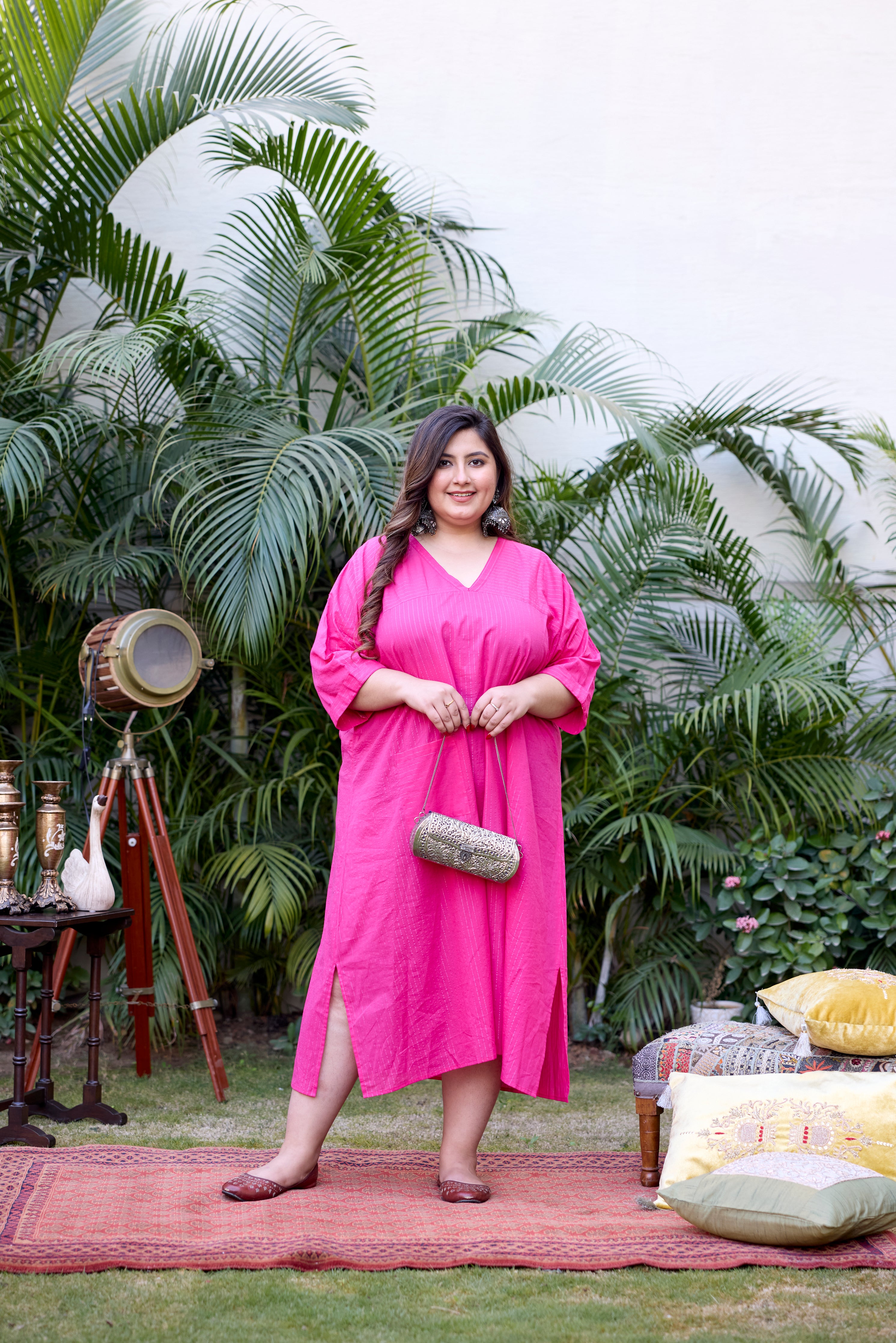 Pink Lurex V-Neck Anti-Fit Dress – Nangaliaruchira